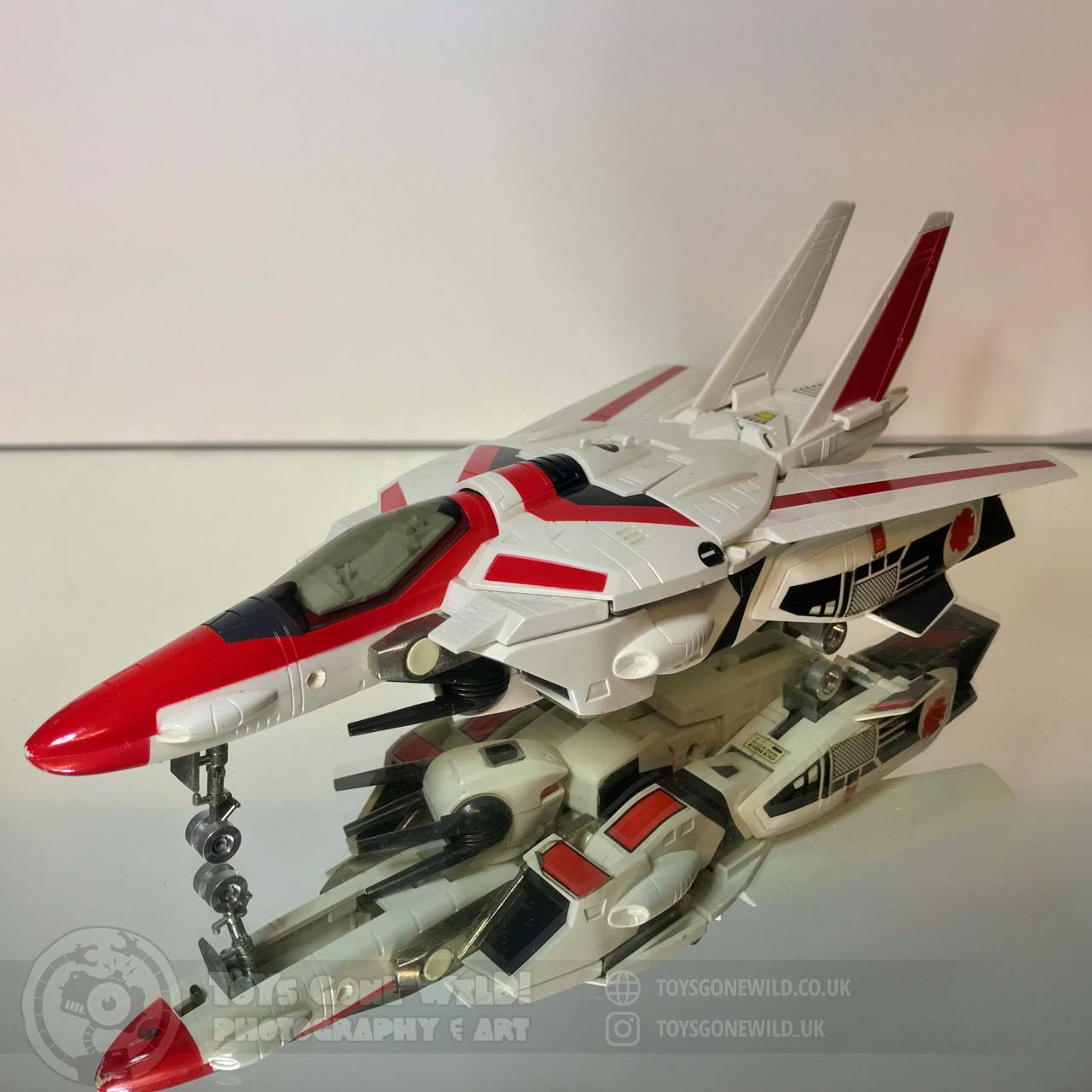 Transformers G1 Jetfire- Added 05/03/2023 – Toys Gone Wild!