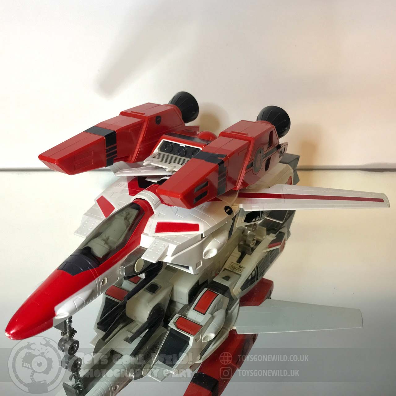 Transformers G1 Jetfire- Added 05/03/2023 – Toys Gone Wild!